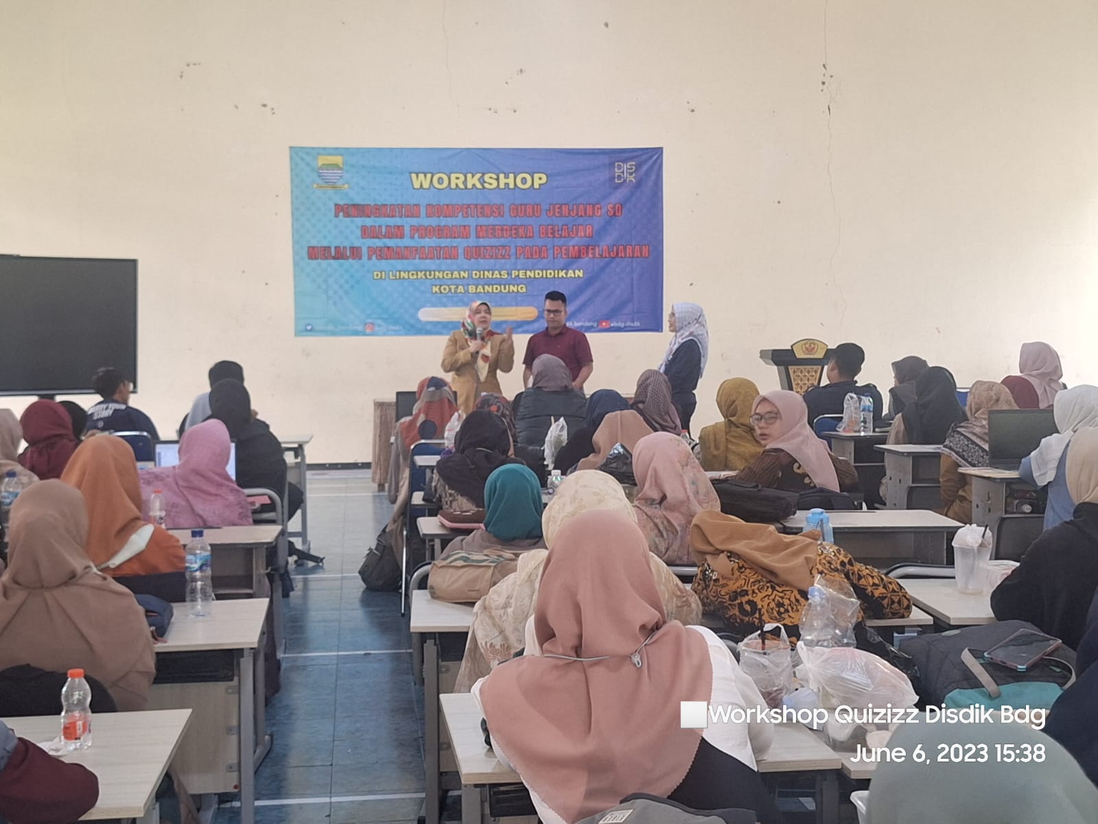 Workshop Peningkatan Kompetensi Guru Dalam Program Merdeka Belajar Melalui Pemanfaatan Quizizz ...